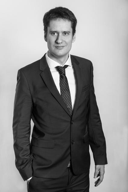 Kollégák – Ügyfeleink rendelkezésére álló munkatársaink